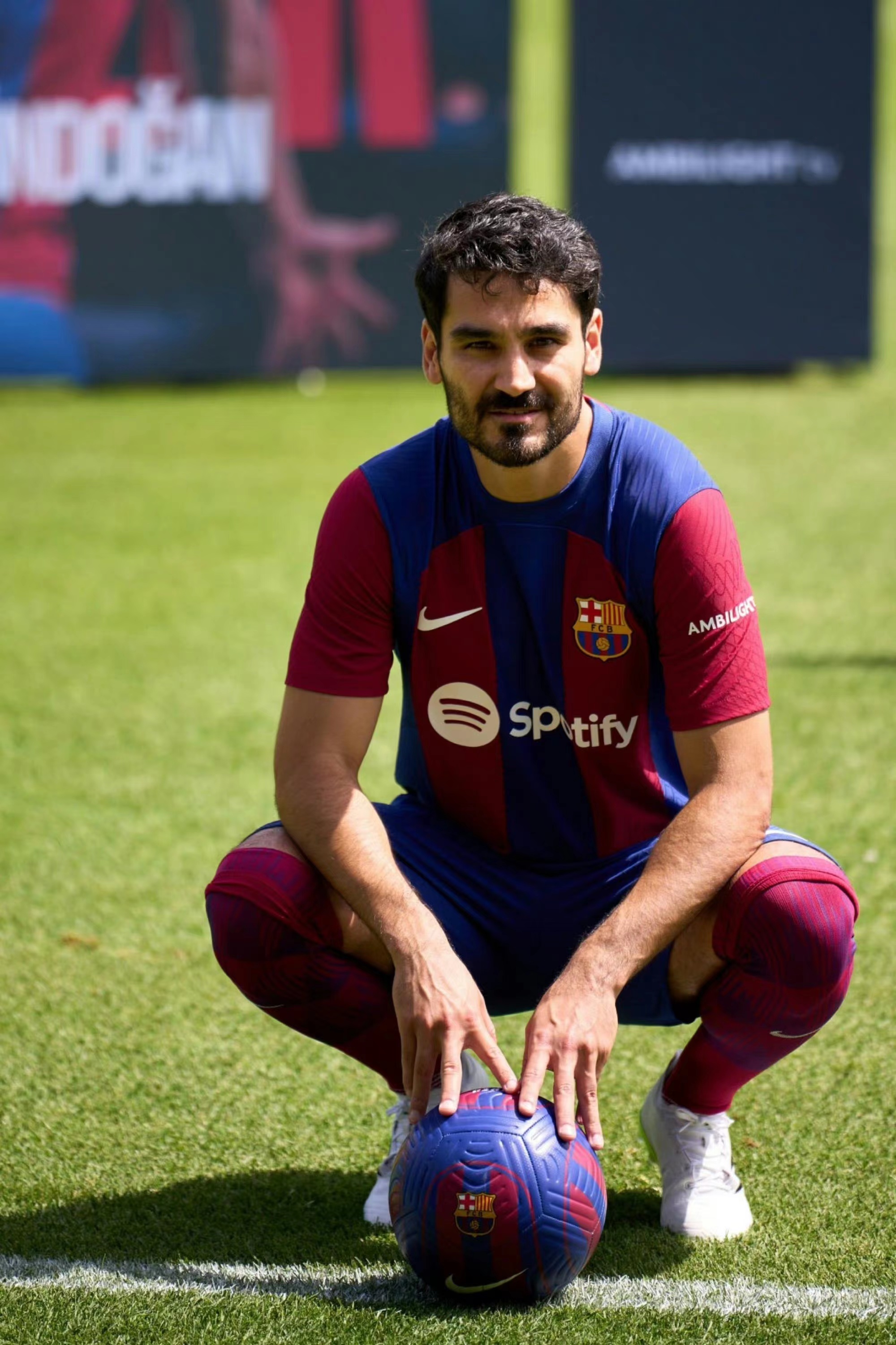 Gundogan oficjalnie dołącza do Barcelony, fani wzywają do nowej ery chwały